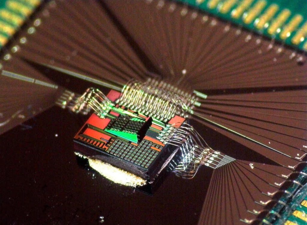 Luminous Computing: A Leap Towards Speeding AI Through Photonic Chips ...