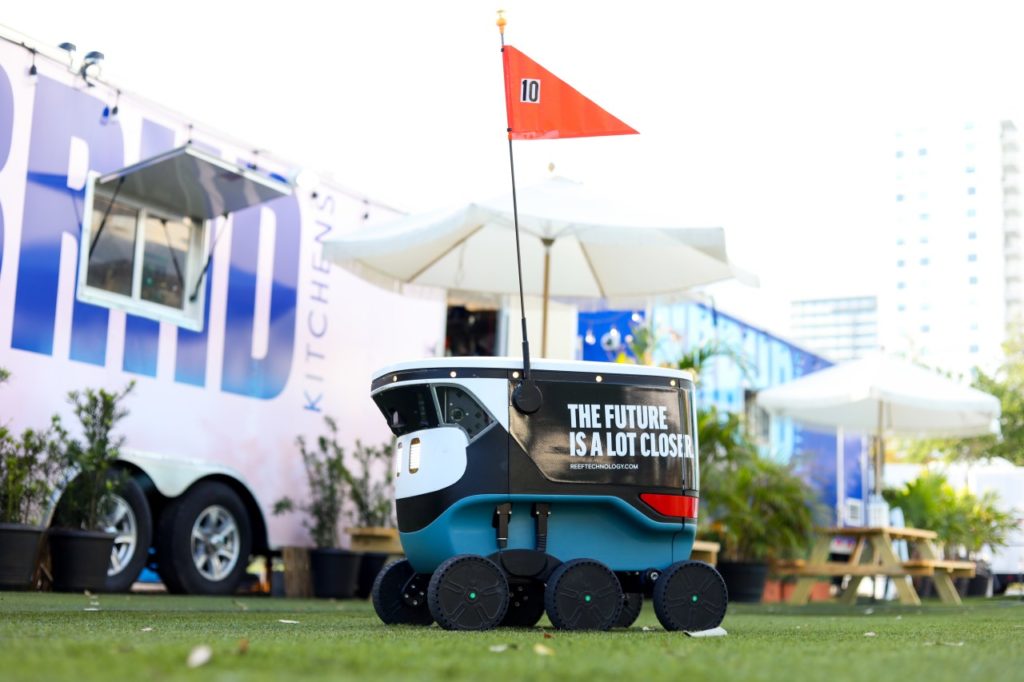Revolutionizing Delivery: The Arrival of Autonomous Robots in Miami fxis.ai