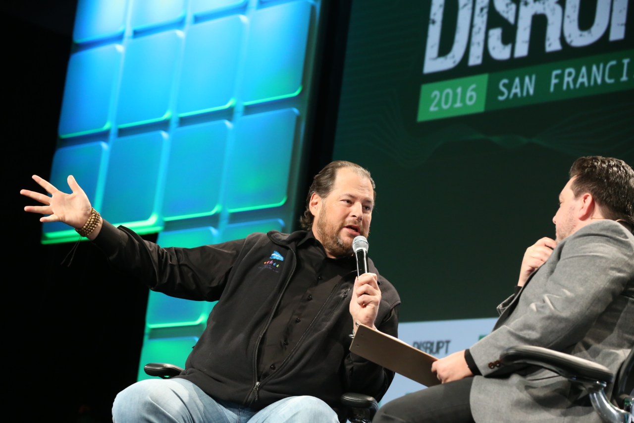 Revolutionizing CRM with Salesforce Einstein AI: A New Era of Automated ...