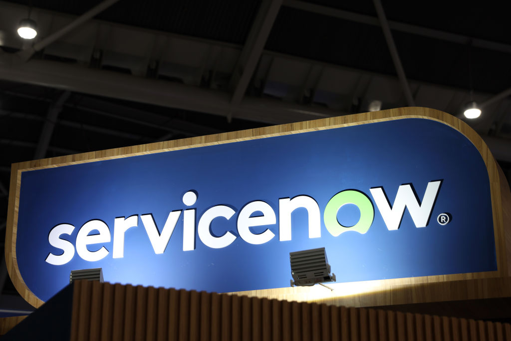 ServiceNow and the Generative AI Revolution: Unlocking Data's True Potential fxis.ai