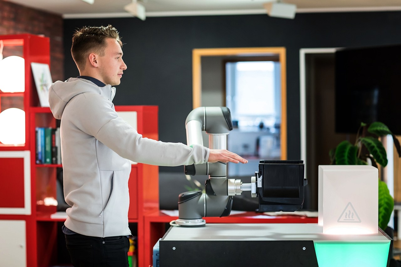 Wandelbots: Simplifying Robotics Programming for the Future fxis.ai