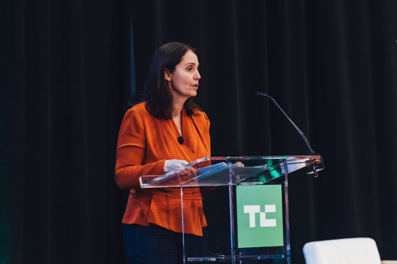 The Unique Landscape of AI-Native Startups vs. SaaS Companies fxis.ai